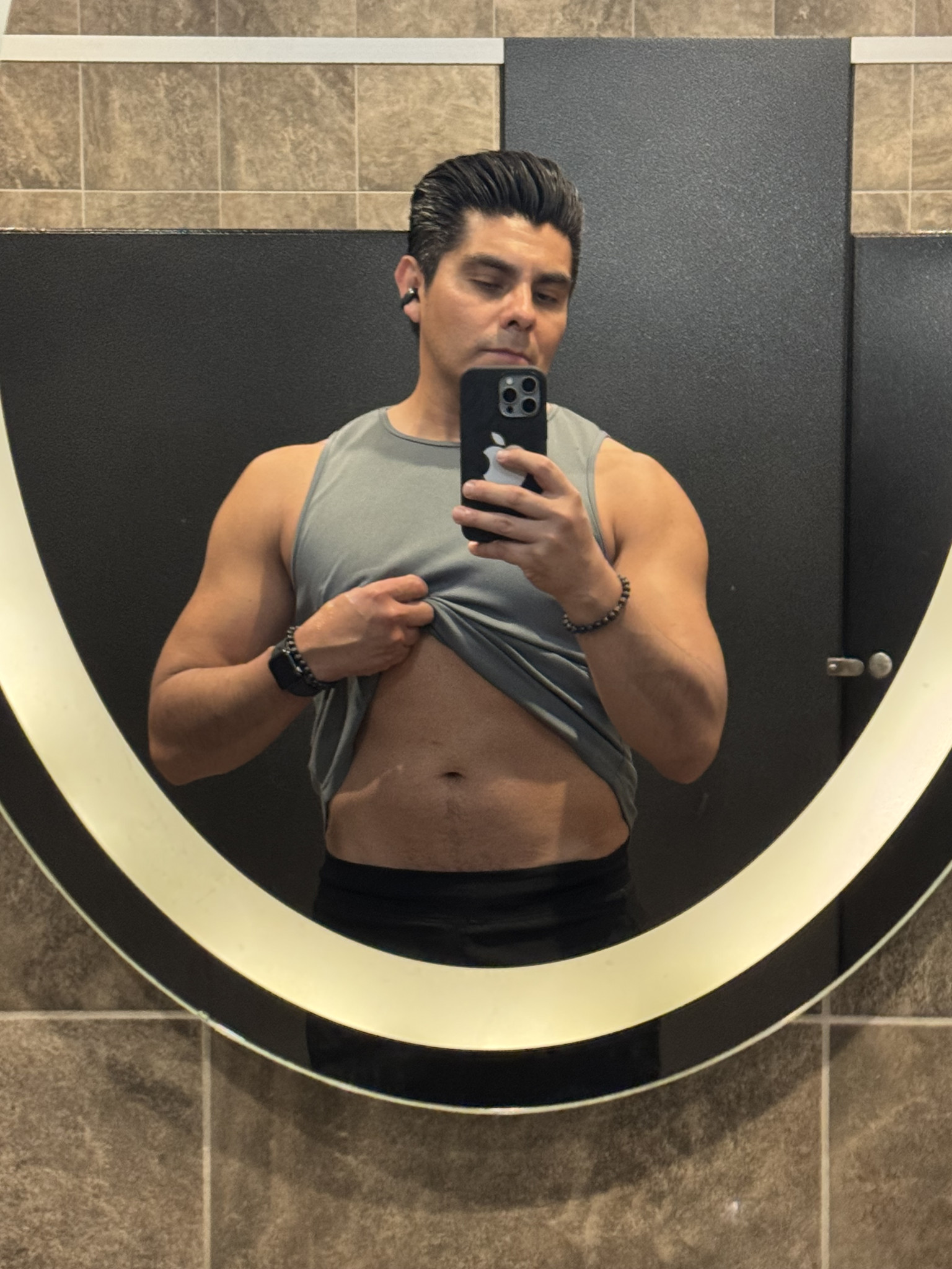 Fernando Vazquez Zarate | Mr. Health & Fitness